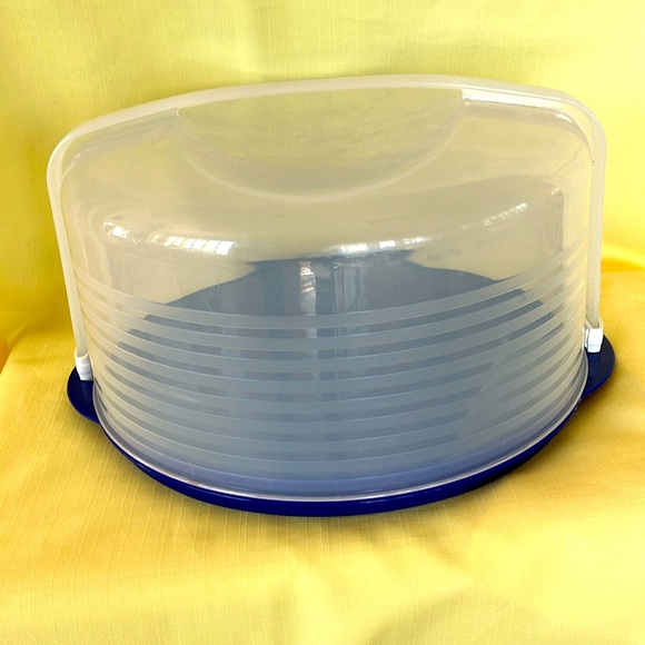 Tupperware | Dining | Vintage Tupperware Cake Carrier With Lock Lid ...